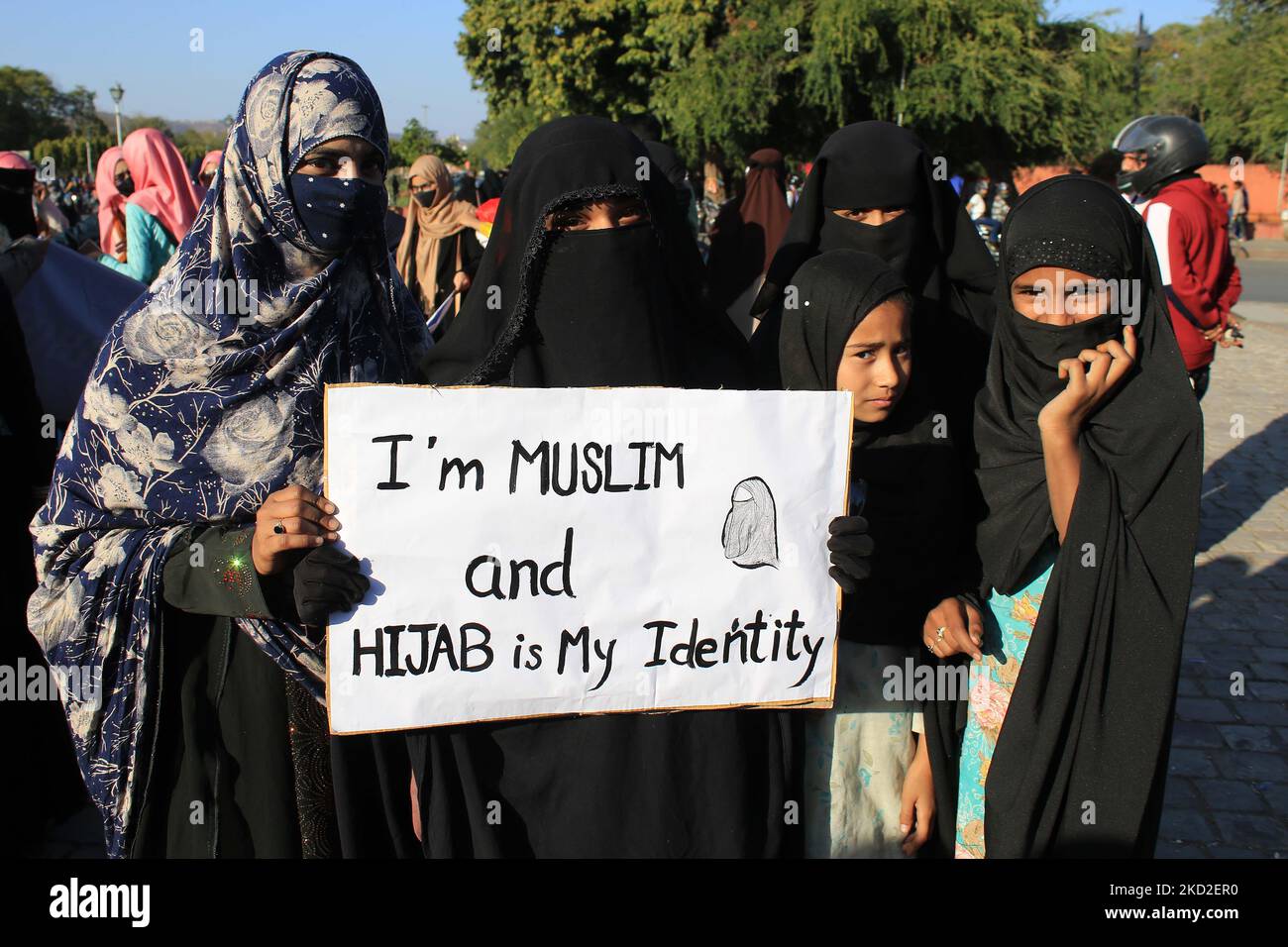 Students islamic organization of india hi-res stock photography and ...