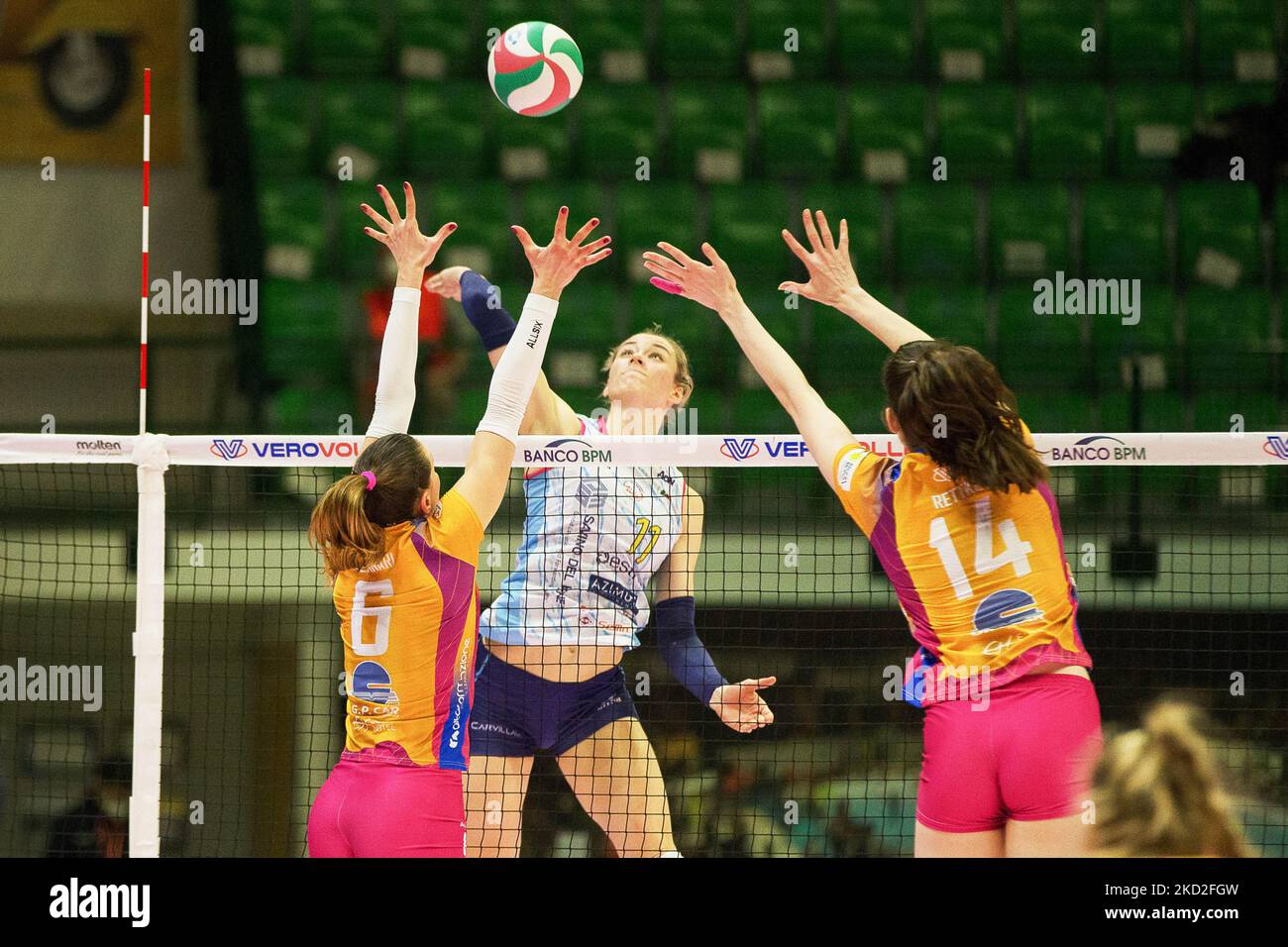 Louisa lippmann volleyball hi-res stock photography and images - Alamy