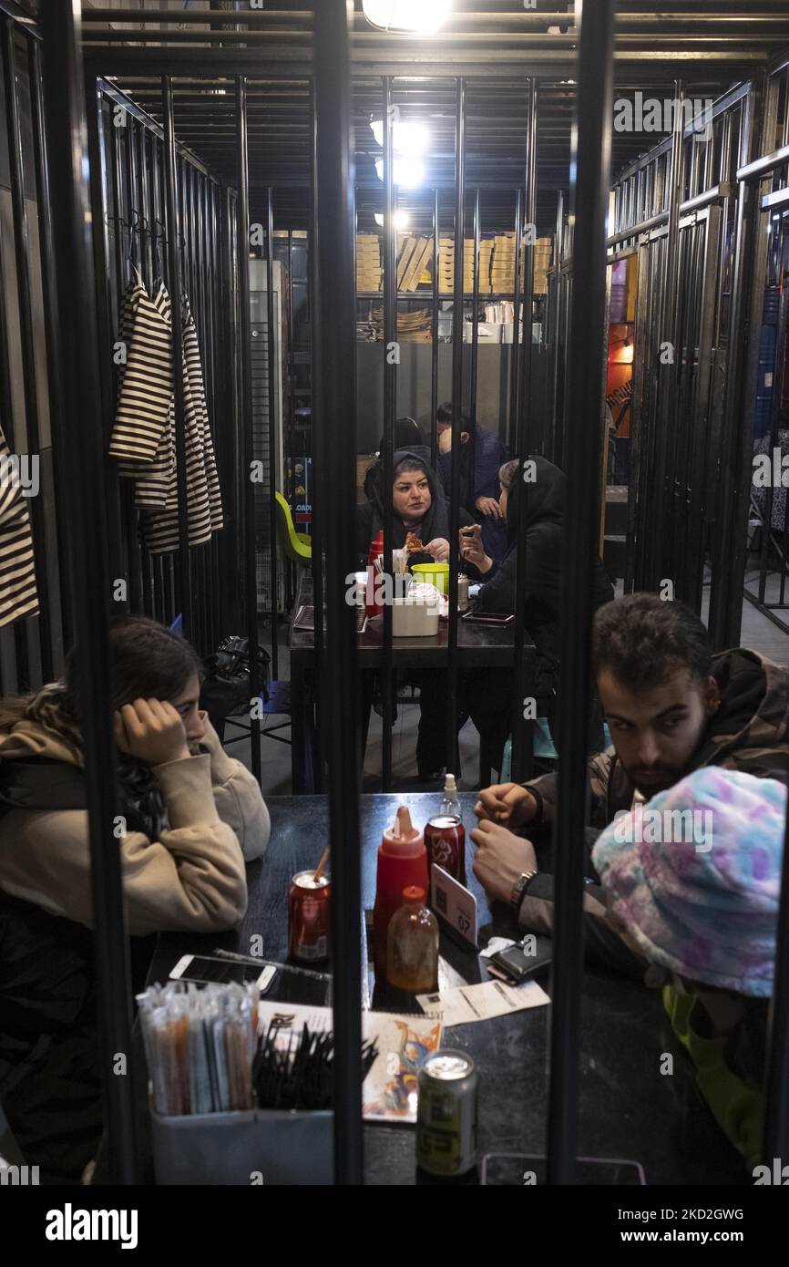 Cell 16 cafe fast food hi-res stock photography and images - Alamy