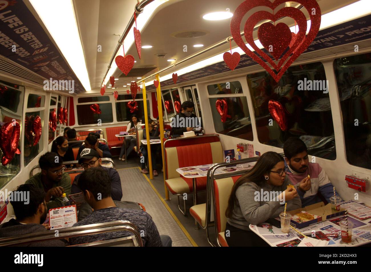 Double decker dining bus restaurant hi-res stock photography and images ...