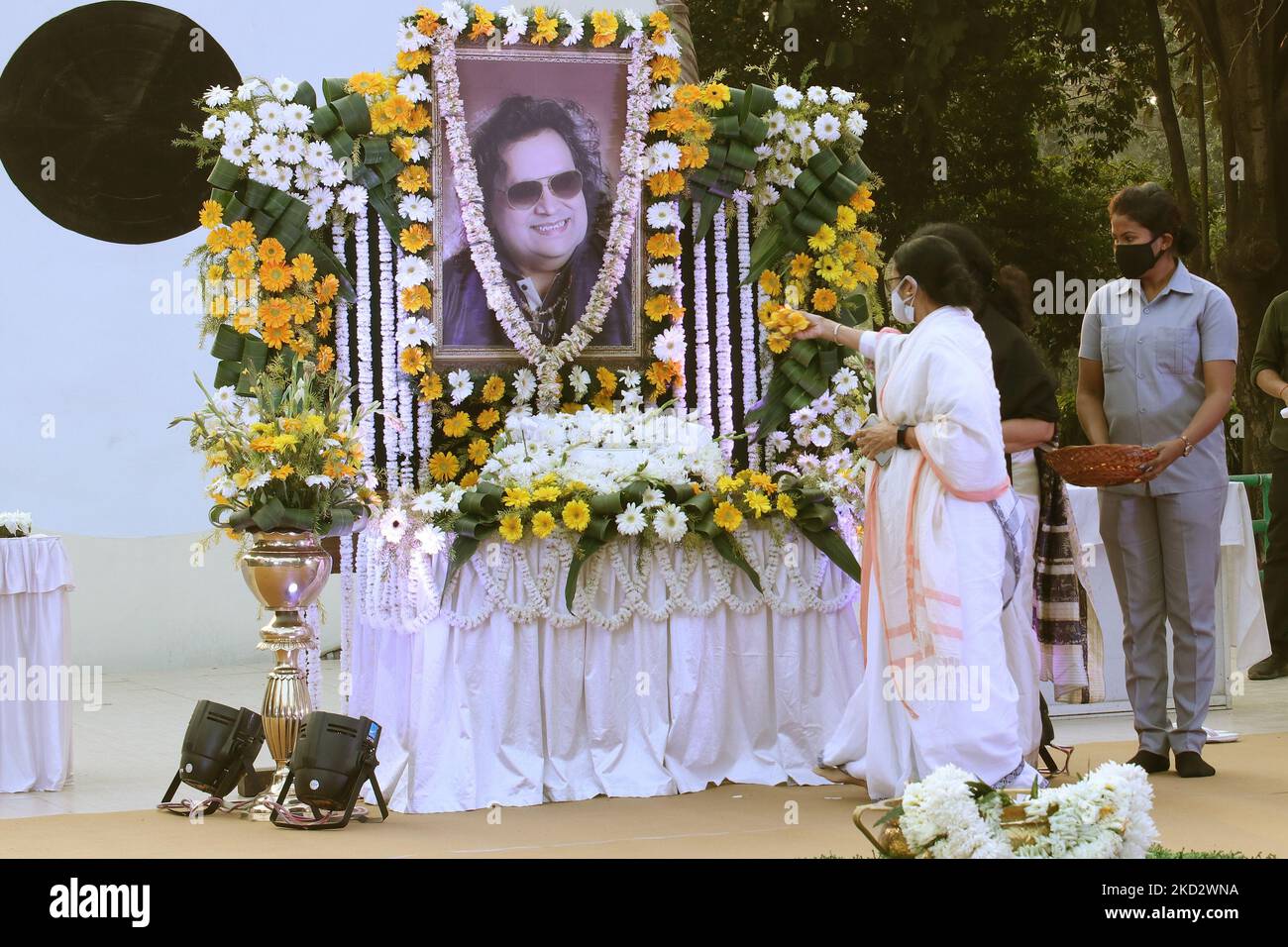 Mamata Banerjee Chief Minister of West Bengal pay tribute to legendary ...
