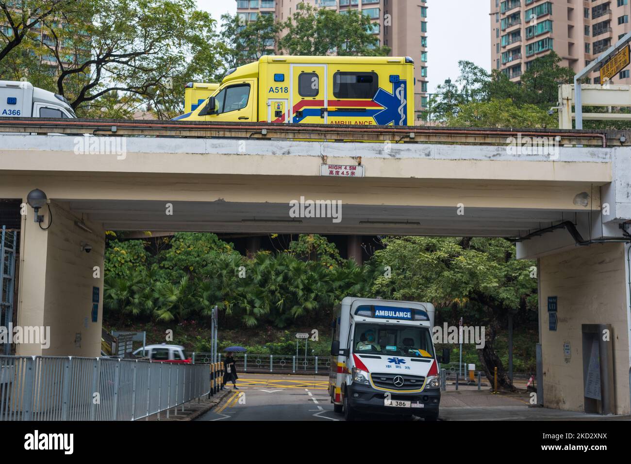 Ambulances arrive and leave the Queen Elisabeth Hospital Accident and ...