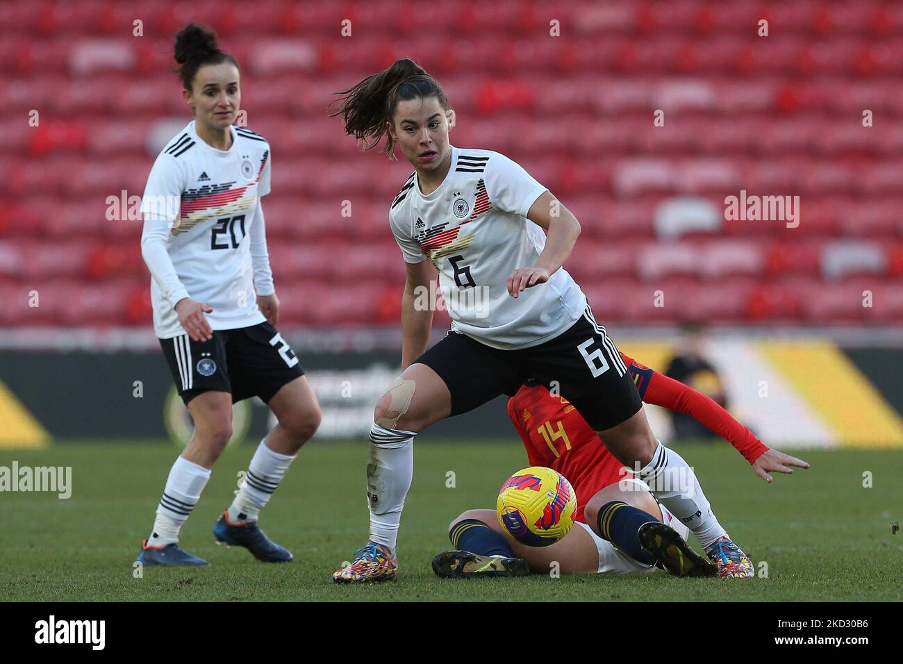 Lena Oberdorf of Germany in action with Spain's Alexia Putellas during ...
