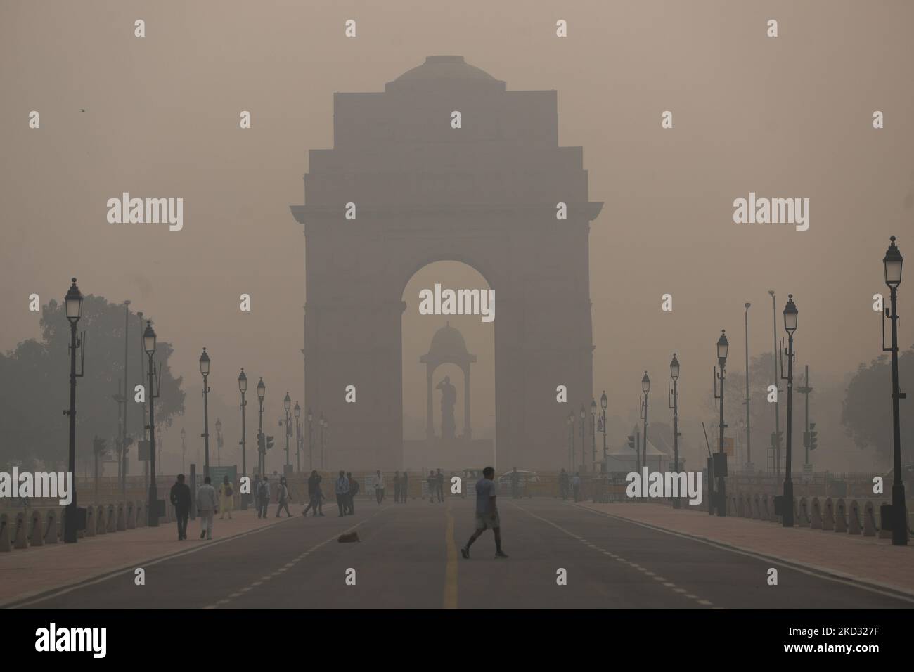Delhi pollution india gate hi-res stock photography and images - Alamy