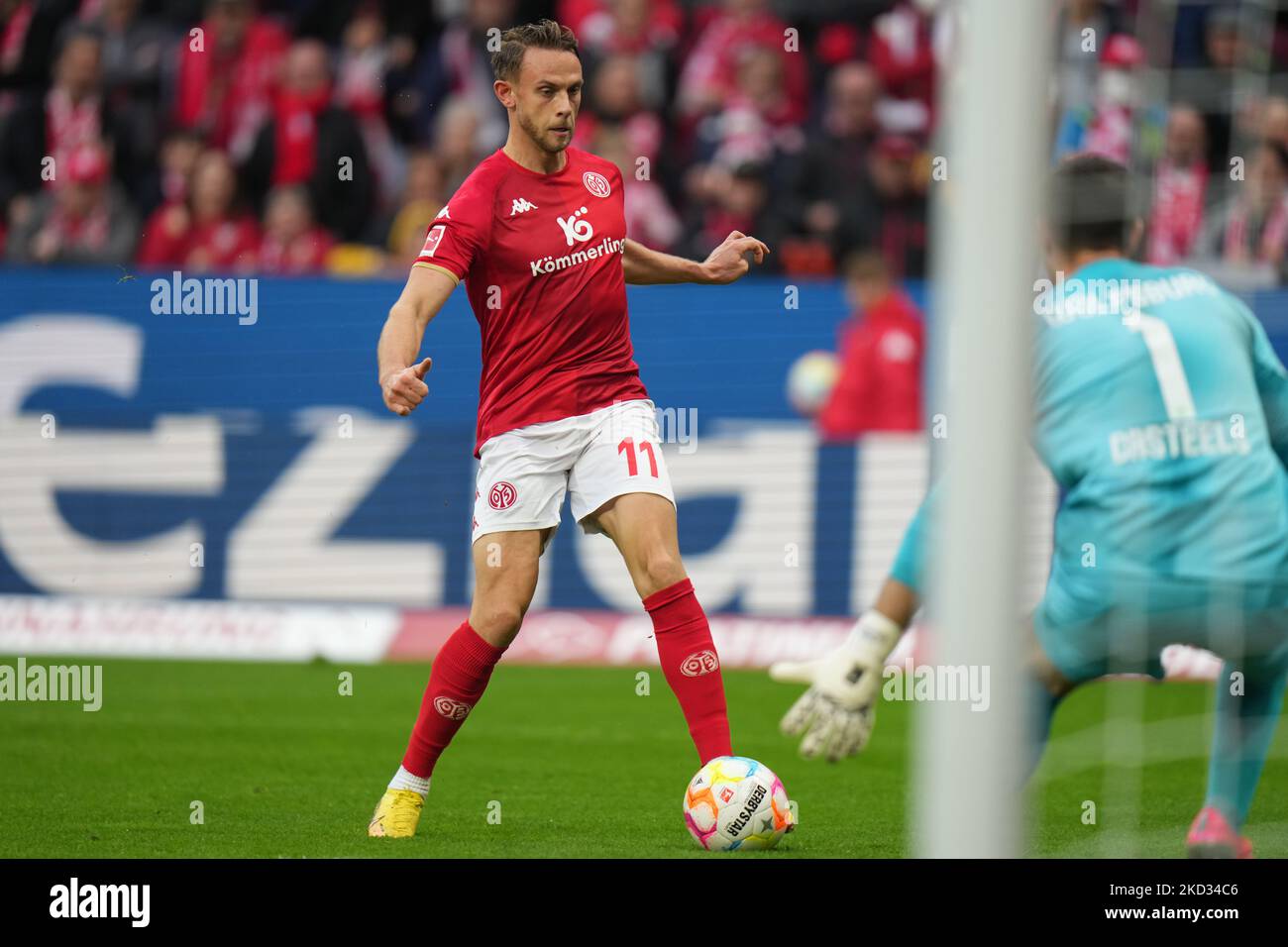 Mainz, Germany. 05th Nov, 2022. Soccer: Bundesliga, FSV Mainz 05 - VfL Wolfsburg, Matchday 13 ...