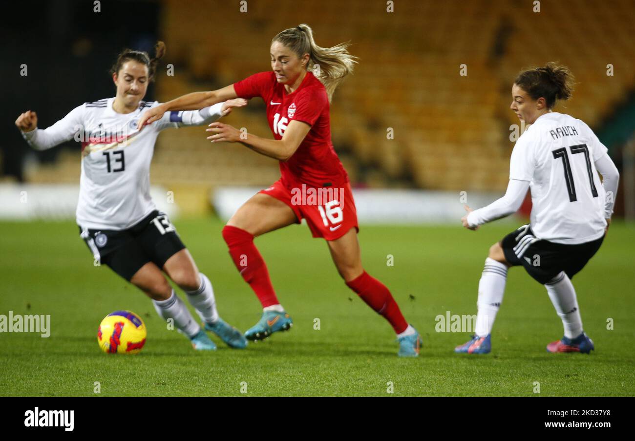 Janine Beckie (Manchester City)of Canada tussle with Sara Dabritz ...