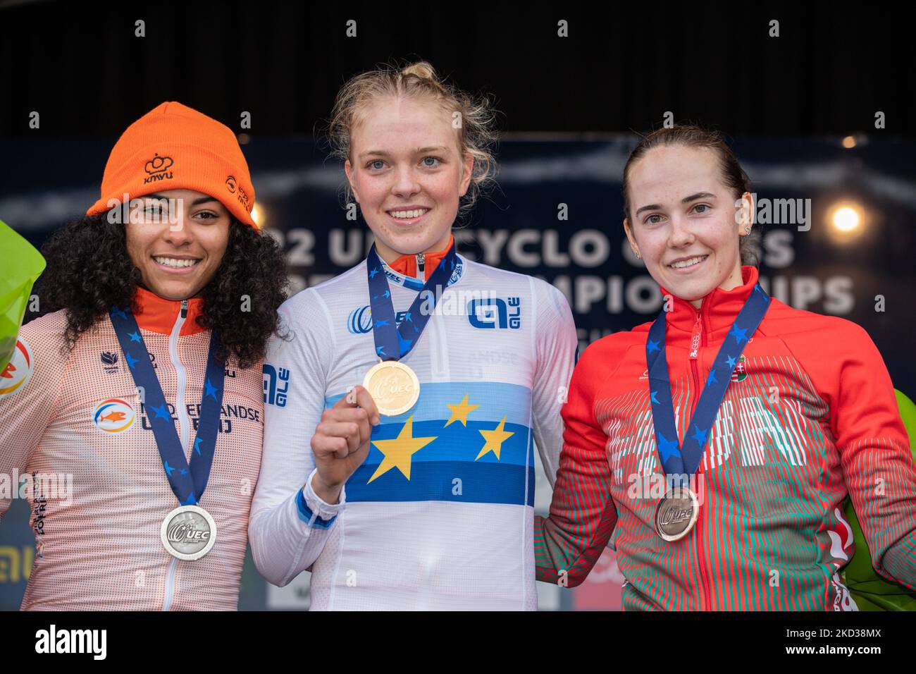 Dutch Ceylin Del Carmen Alvarado, Dutch Fem Van Empel and Hungarian ...