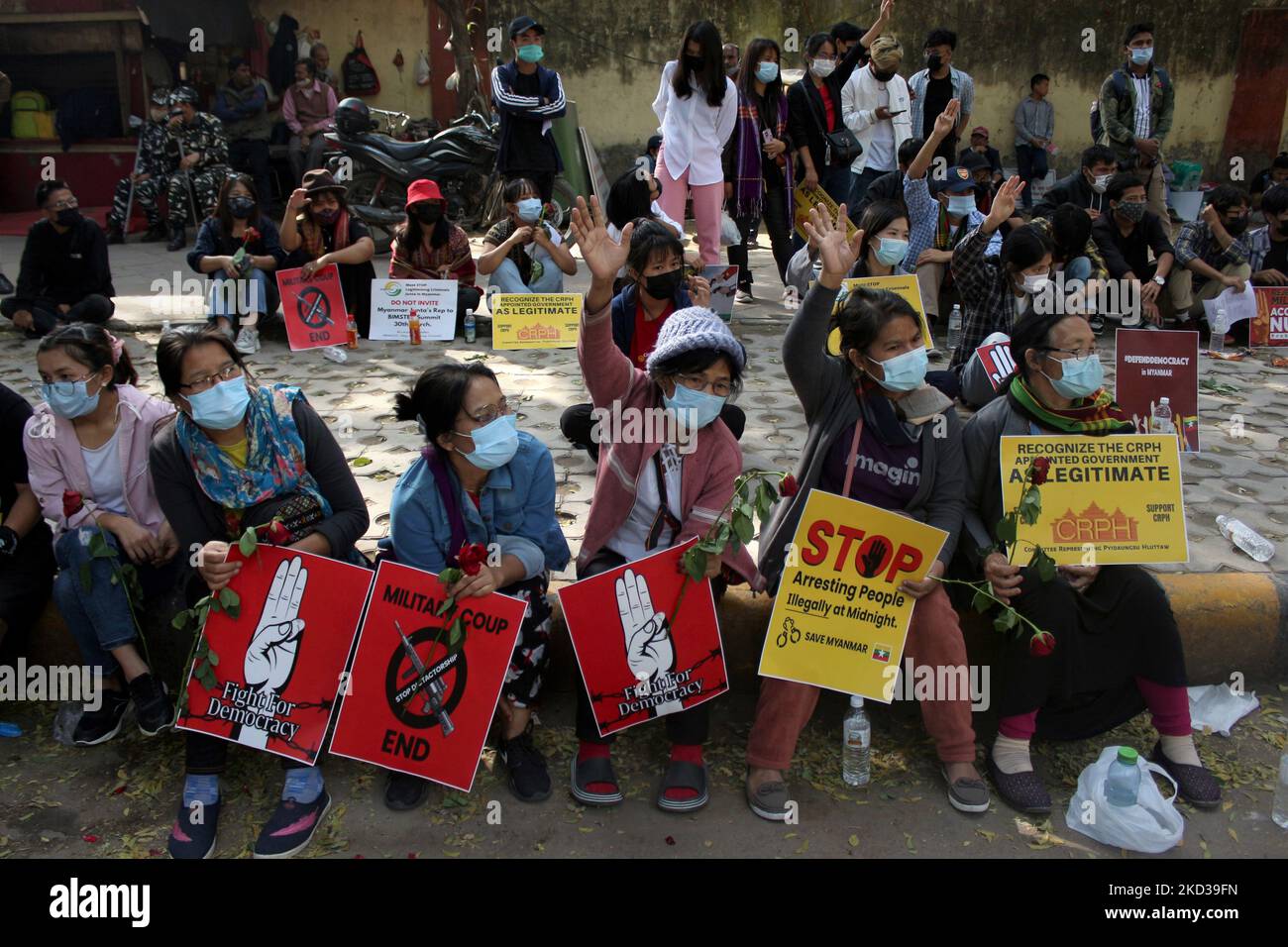 Myanmar citizens living in hi-res stock photography and images - Alamy