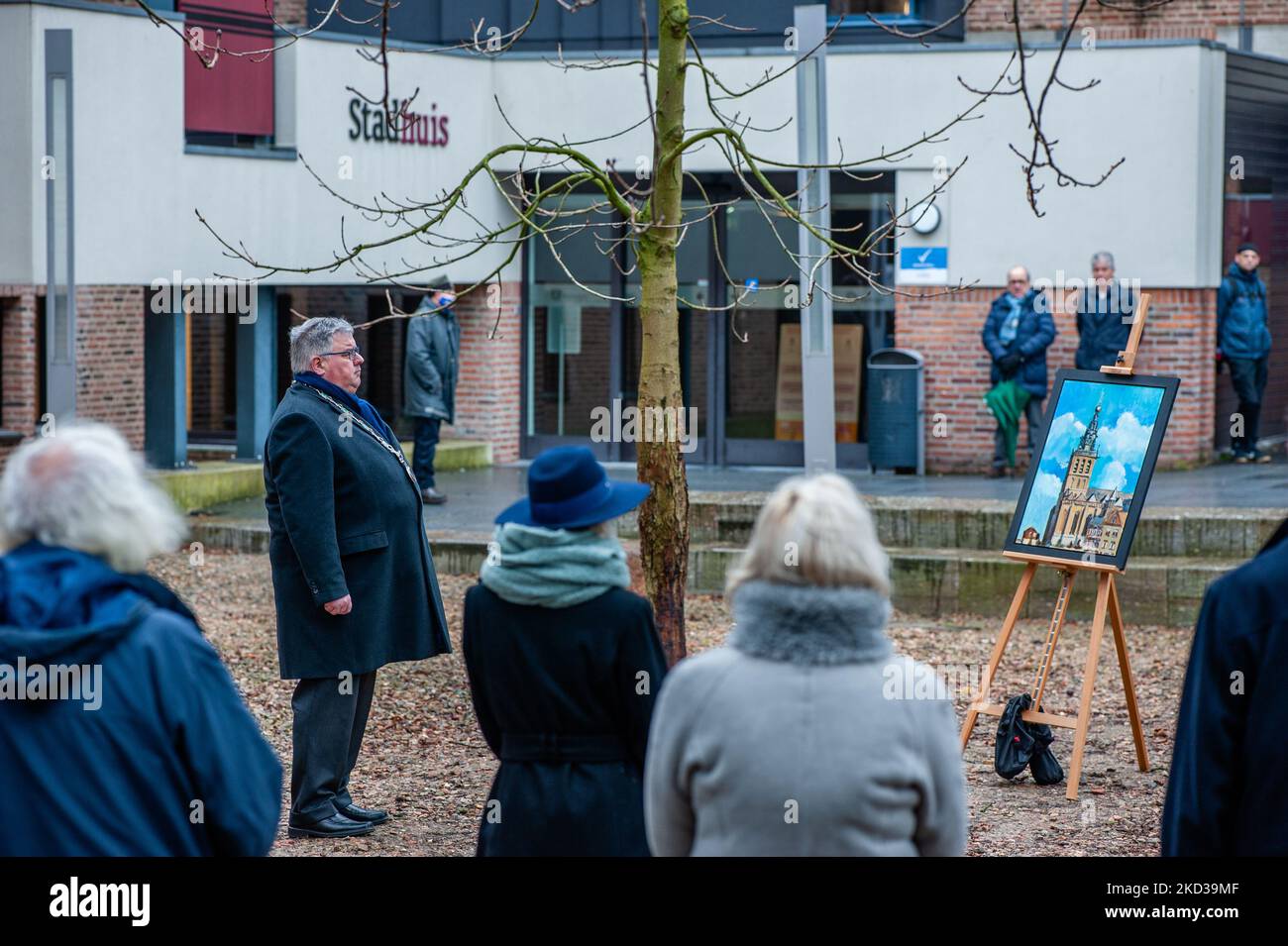 Mayor of Nijmegen Hubert Bruls is taking two minutes of silence in ...