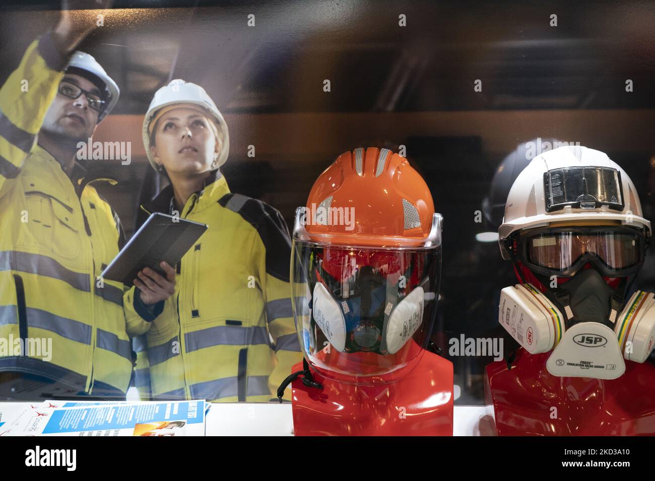 Examples of protective equipment in the construction world at the SICUR 2022 International ...