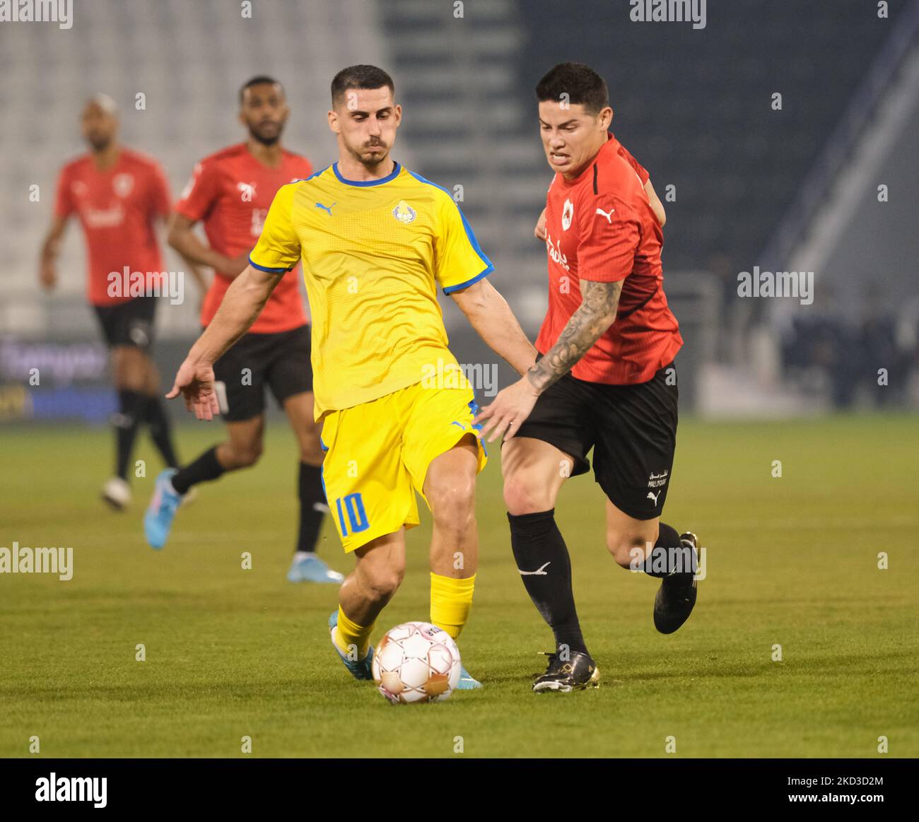 James Rodriguez (10) of Al Rayyan and Gabriel Appelt Pires (10) of Al ...