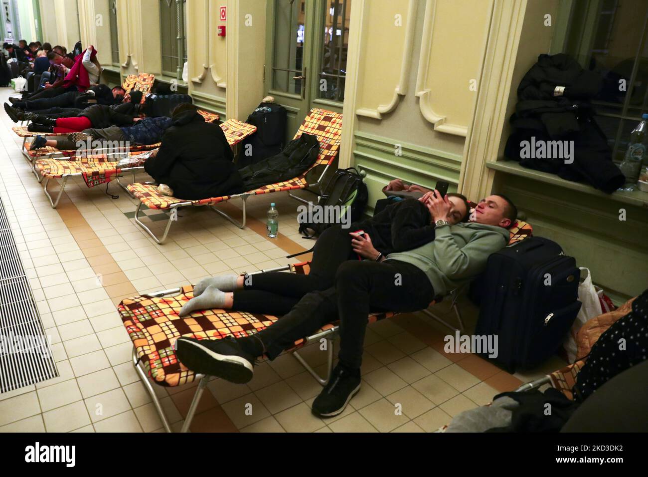 Refugee beds hi-res stock photography and images - Alamy