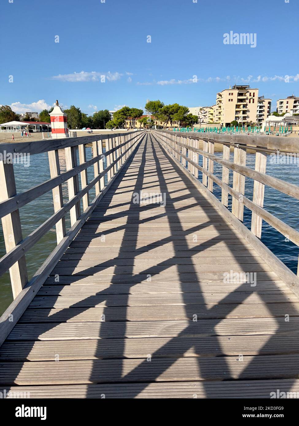 Wood pier walkway holiday hi-res stock photography and images - Alamy