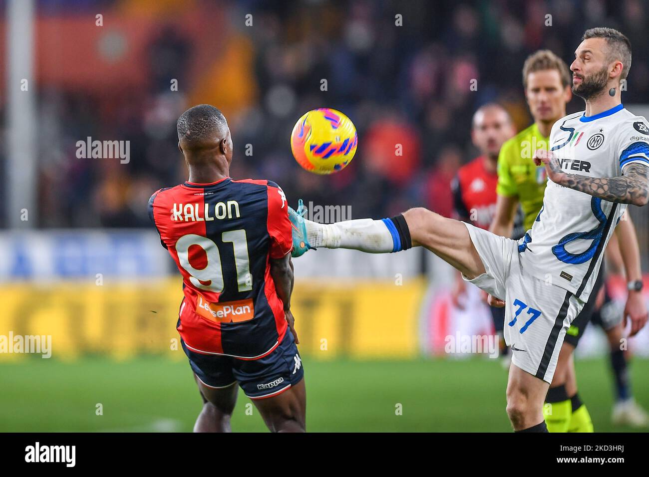 Yayah Kallon (Genoa) Marcelo Brozovic (Inter) during the italian soccer ...