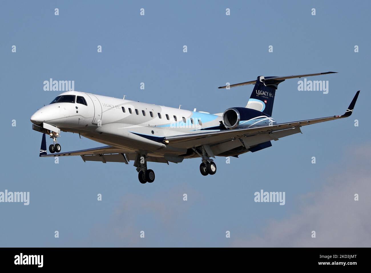 Embraer ERJ-135BJ Legacy 650, from Avcon Jet company, getting ready to ...