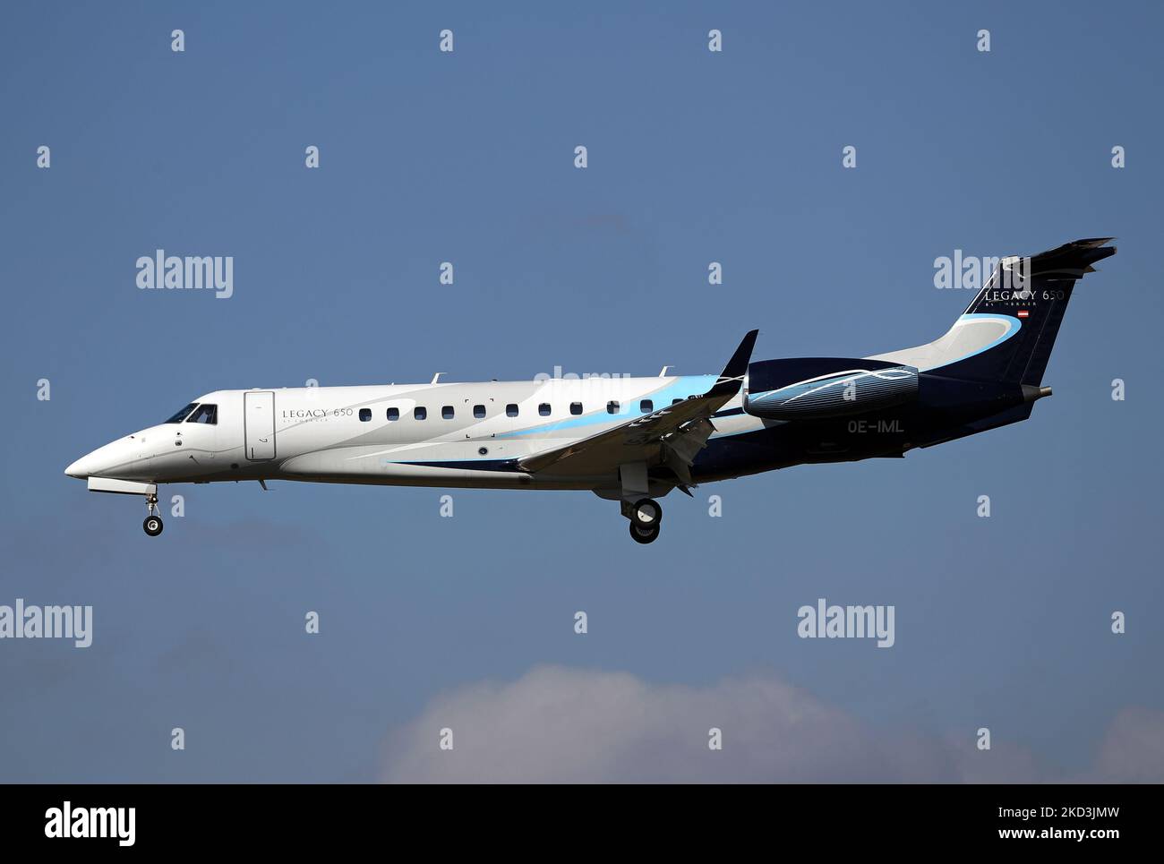 Embraer ERJ-135BJ Legacy 650, from Avcon Jet company, getting ready to ...