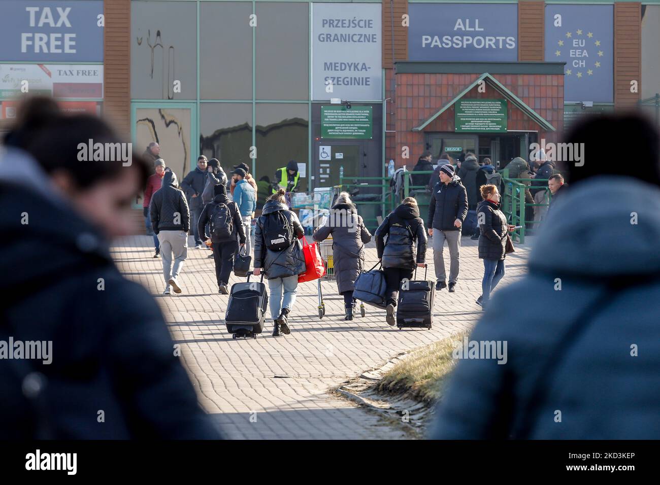 Ukrainian approach border crossing hi-res stock photography and images ...