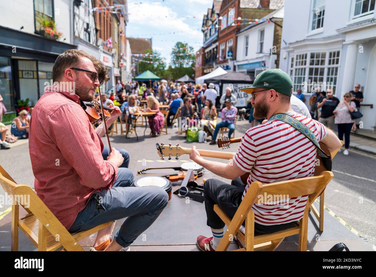 Medieval musicians on stage hi-res stock photography and images - Alamy