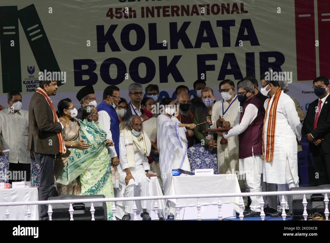 Bangladesh writer selina hossain hi-res stock photography and images ...