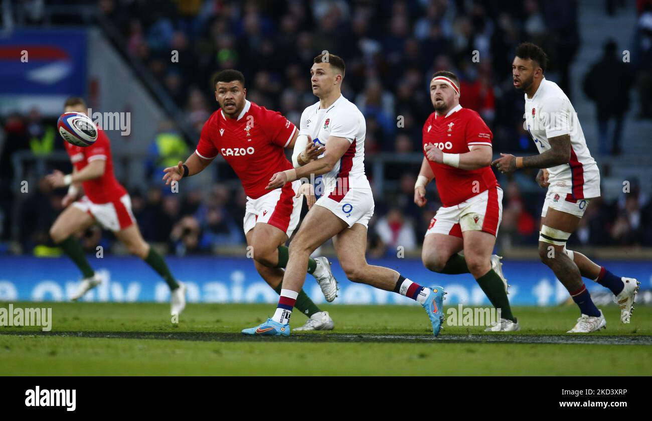 LONDON, ENGLAND - FEBRUARY 26:Hebry Slade of England (White and Leon ...