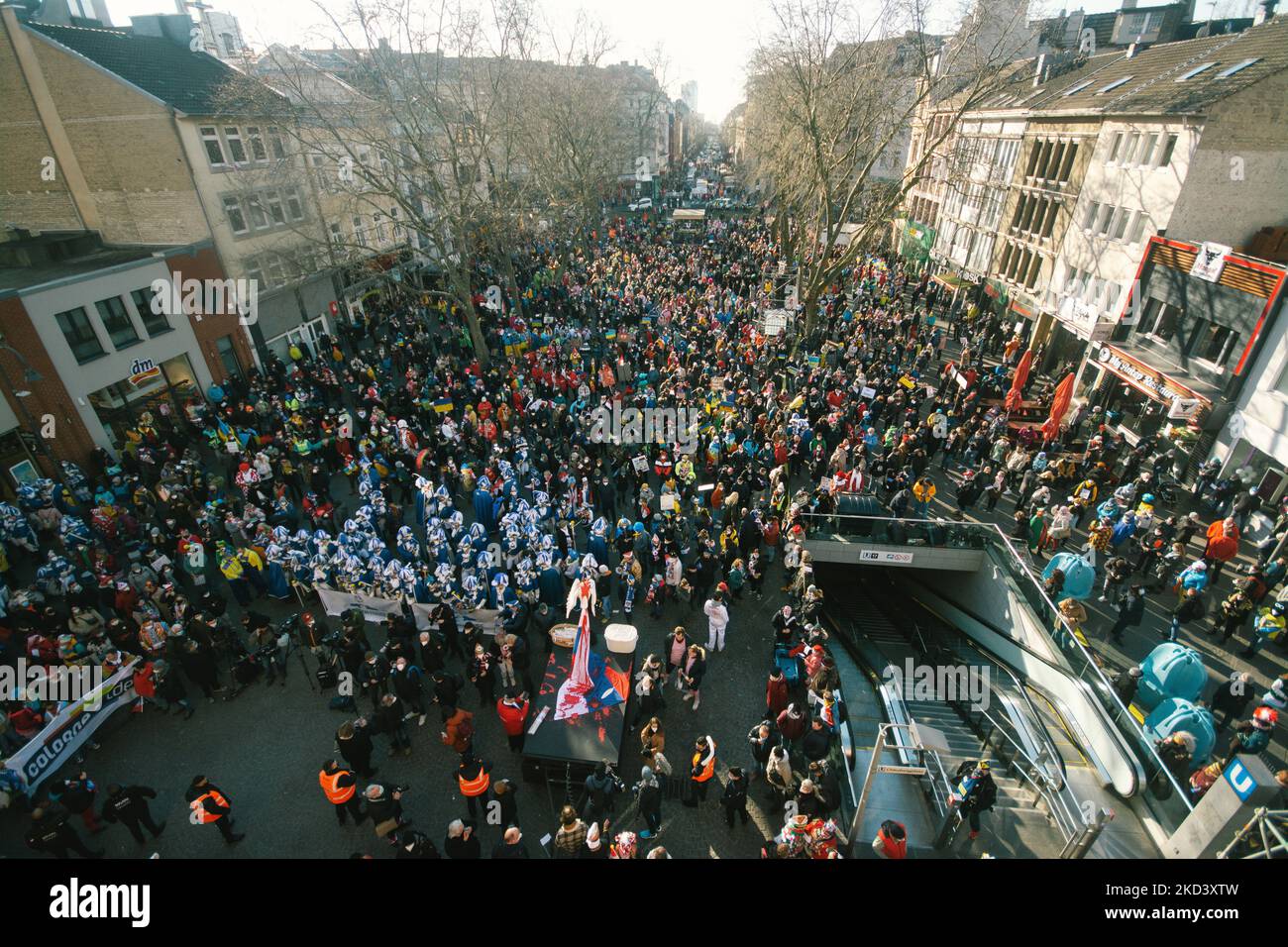 more than ten thousands people take part in Carnival peace protest ...