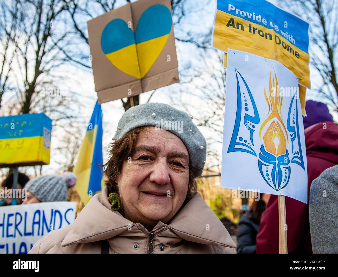 The Ukrainian community in The Netherlands gathers outside of the House ...
