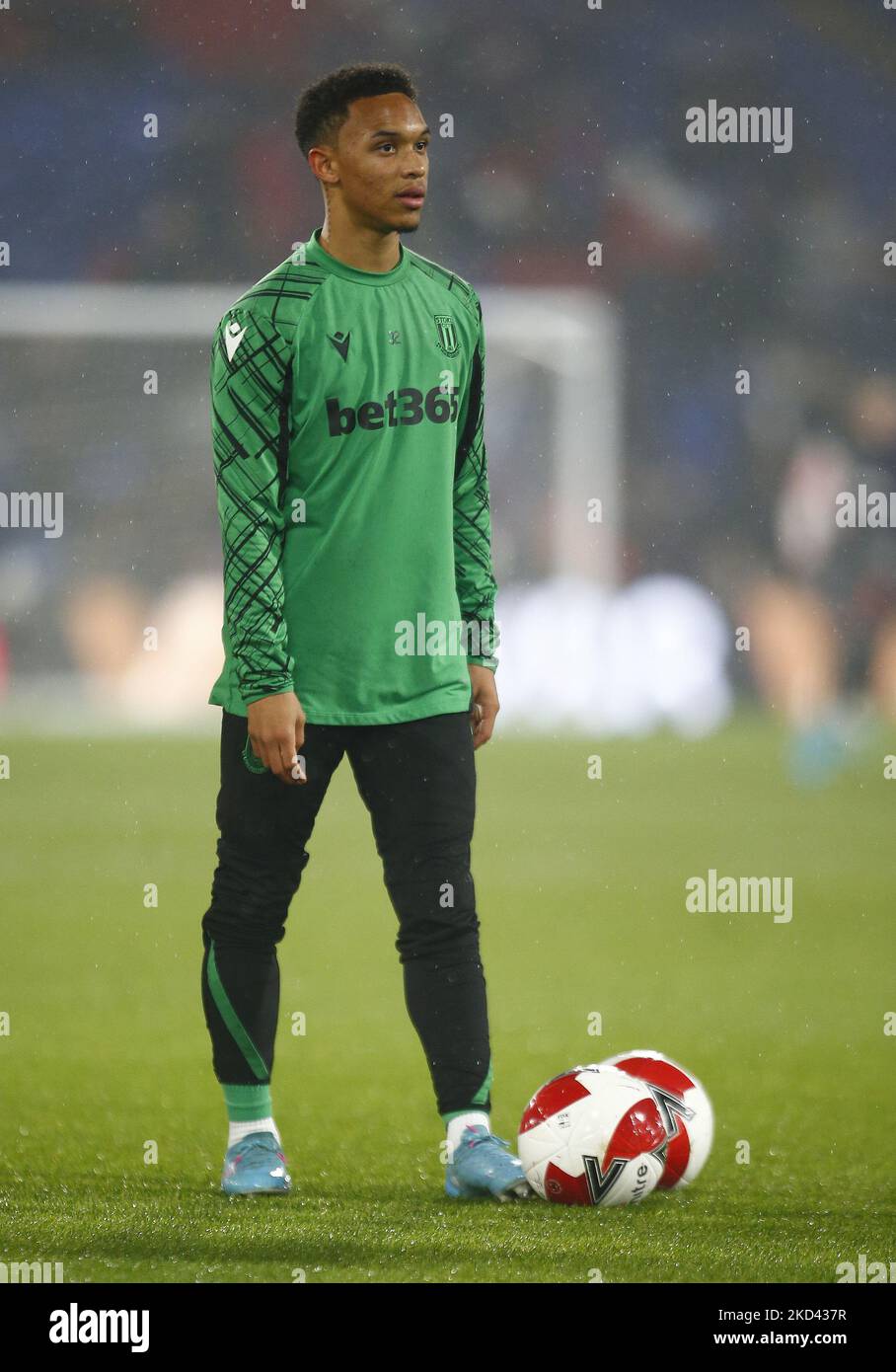 Father shaun hi-res stock photography and images - Alamy