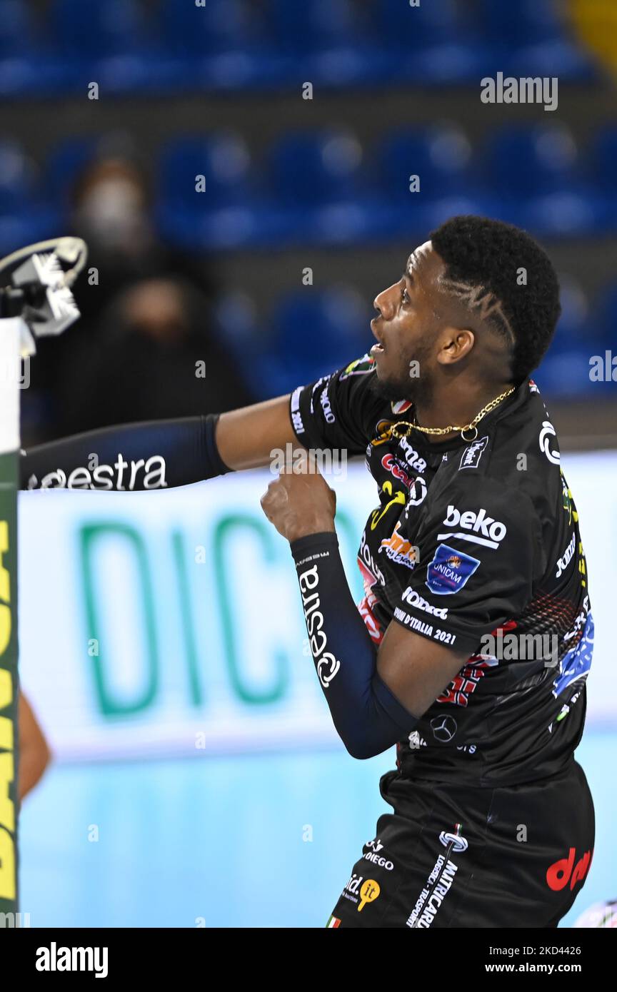 Marlon yant hi-res stock photography and images - Alamy