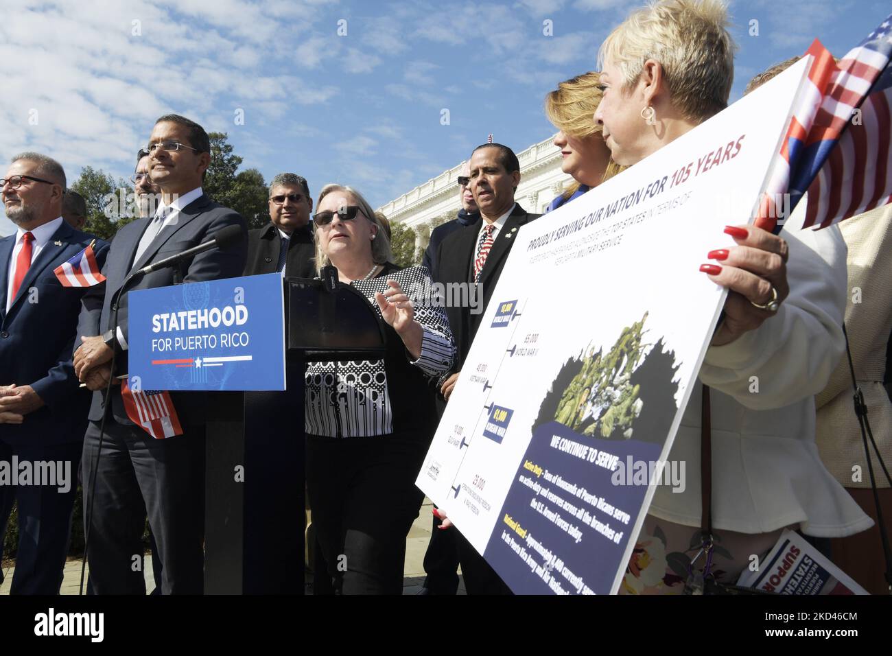 Nur triangle hi-res stock photography and images - Alamy