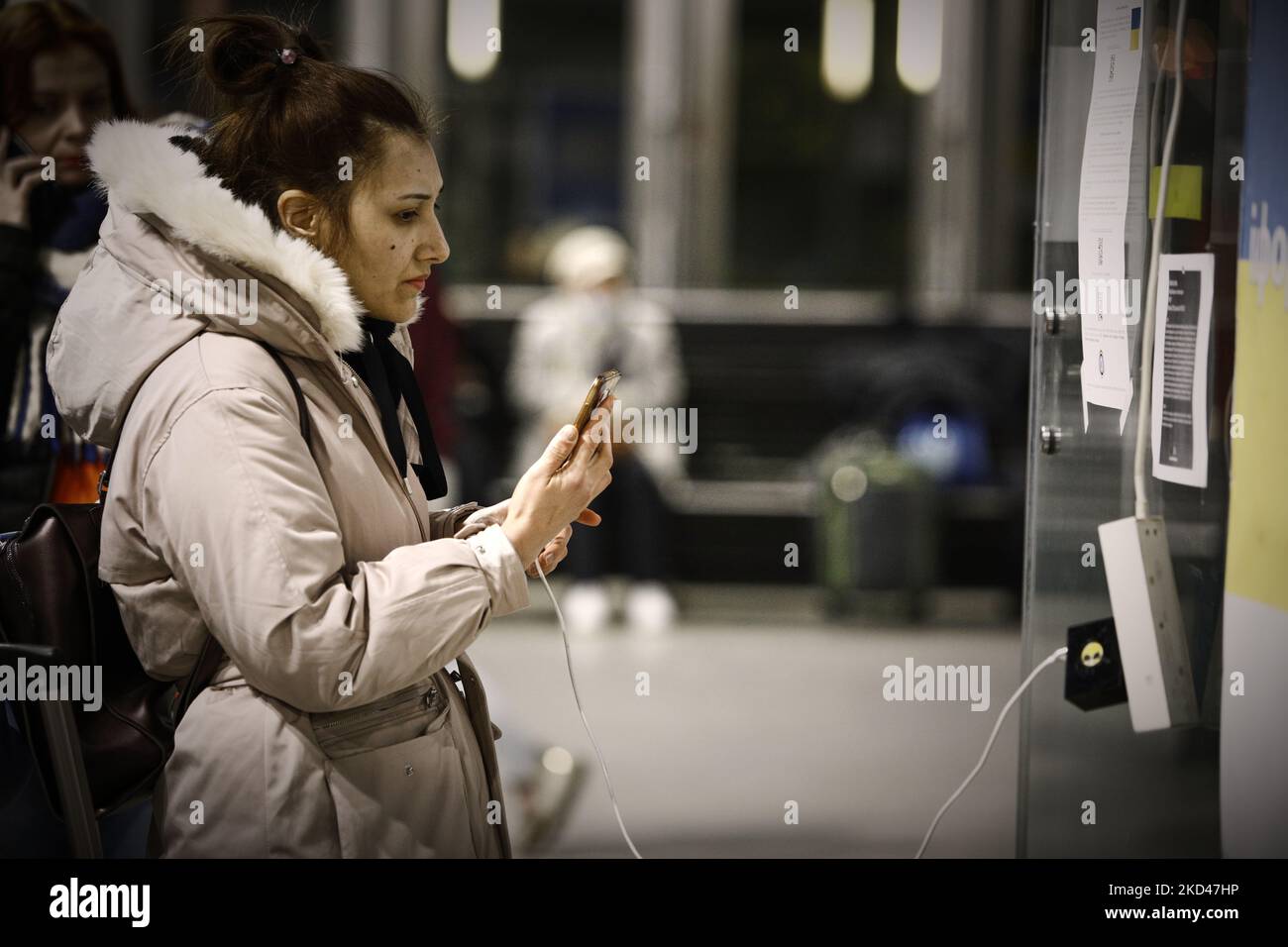 Public mobile phone charging station hi-res stock photography and ...