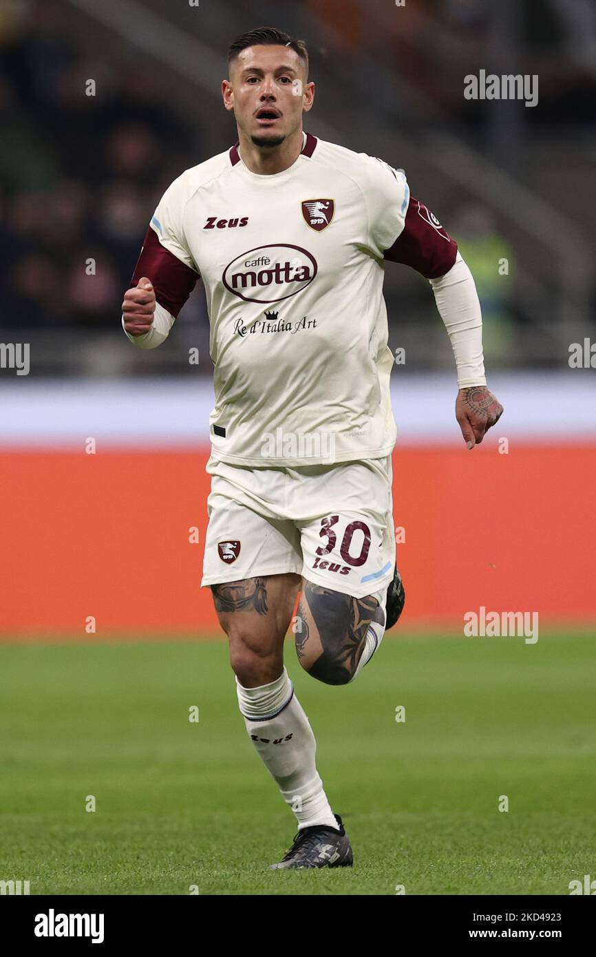 Pasquale Mazzocchi (US Salernitana 1919) looks on during the italian ...