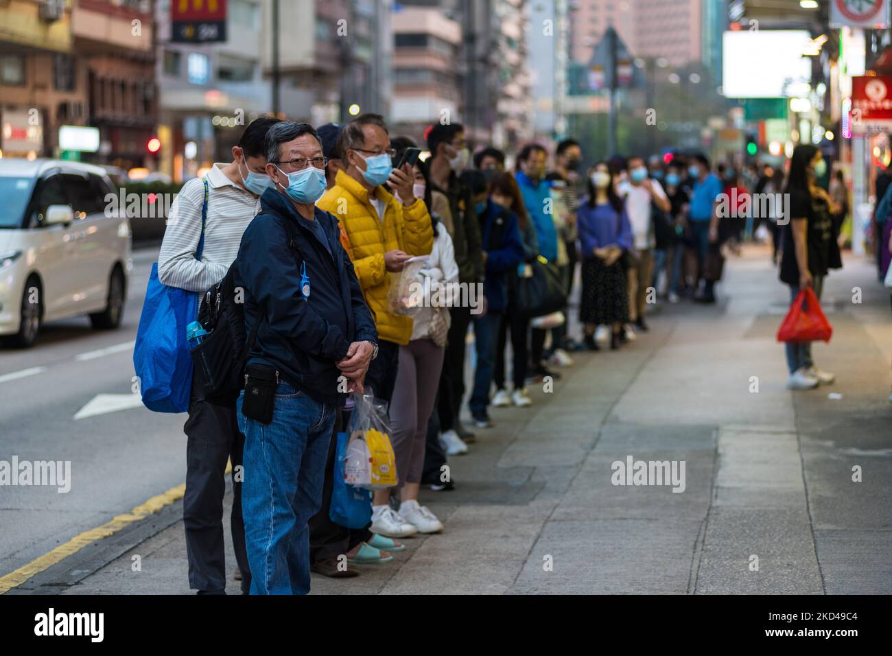 Restaurant queue long hi-res stock photography and images - Alamy