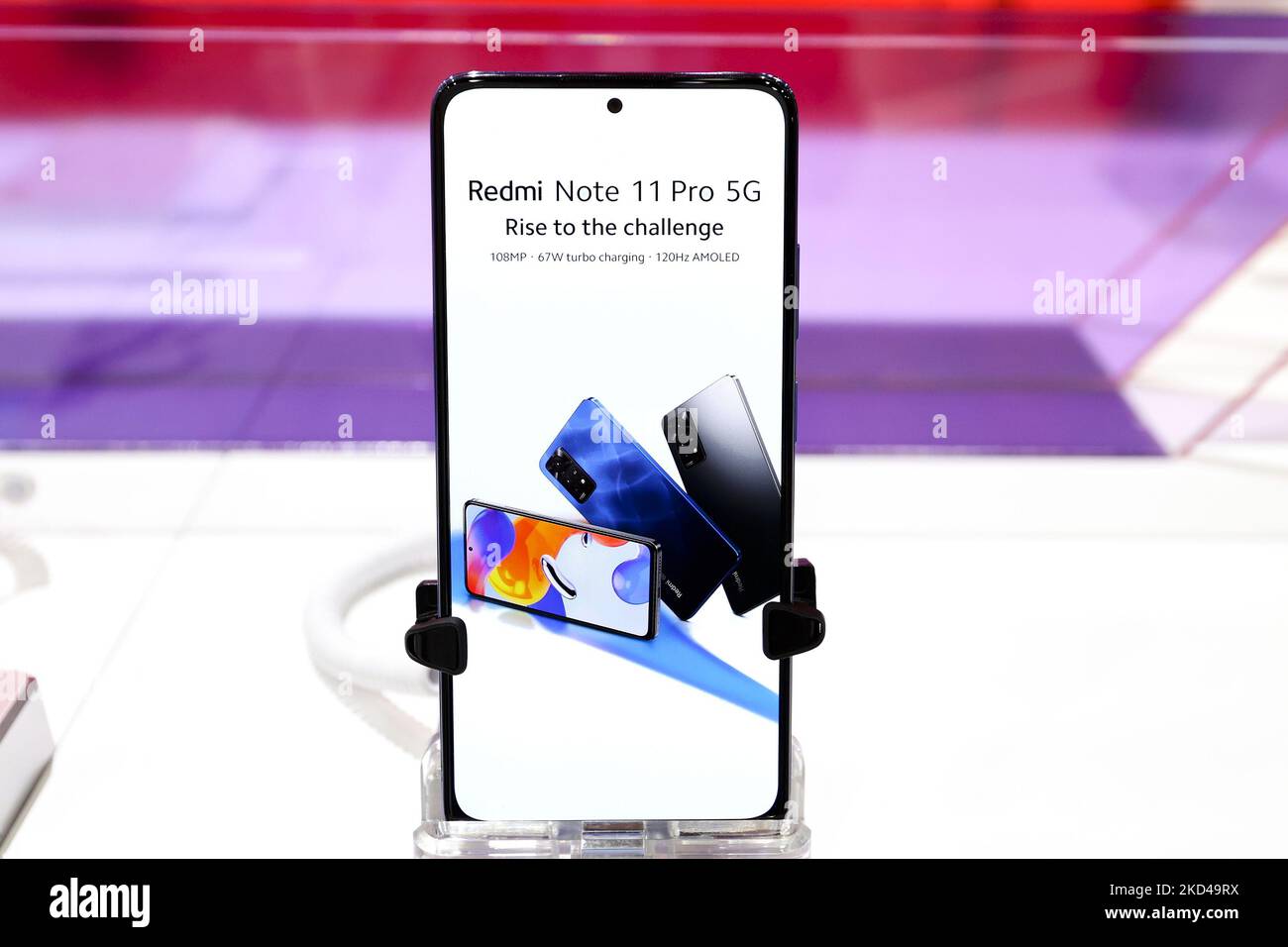 Redmi note 11 pro 5g hi-res stock photography and images - Alamy