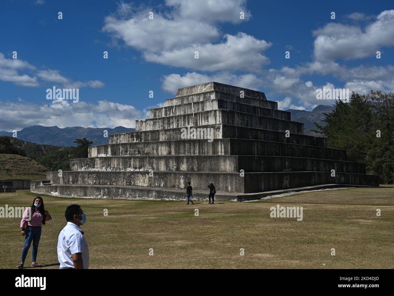 Zaculeu archeological park hi-res stock photography and images - Alamy