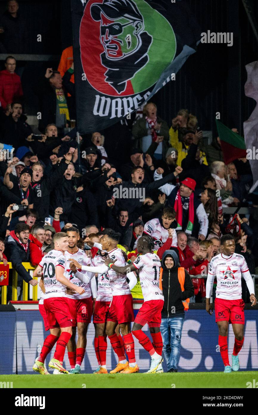 Essevee's Jelle Vossen celebrates after scoring from penalty during a ...