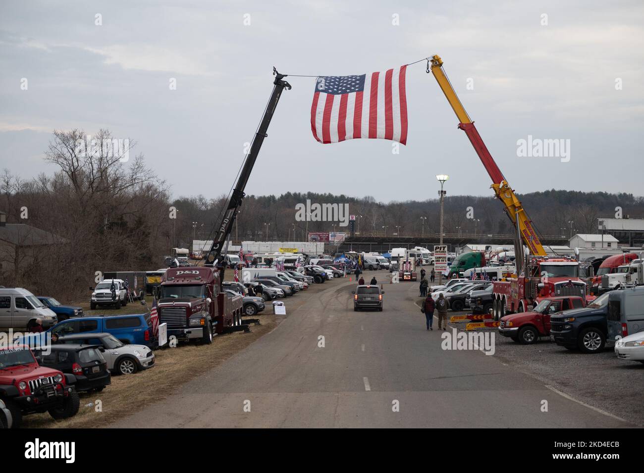 After crossing the country, the trucker convoy heads from the ...