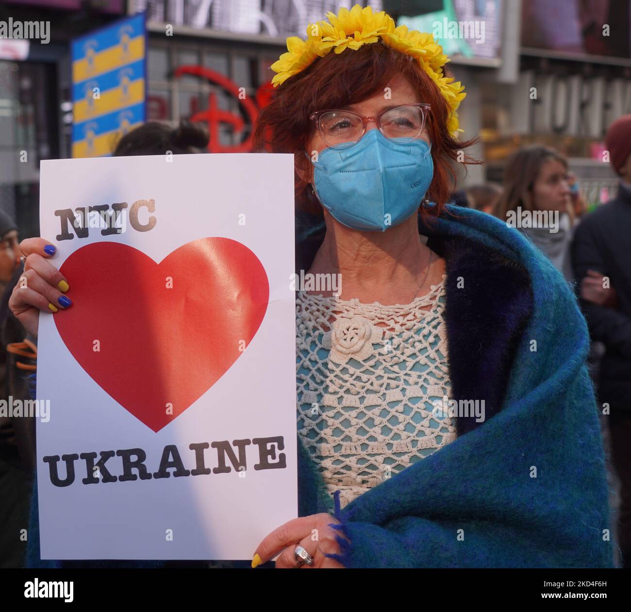 Ukrainians and non-Ukrainian Americans gathered in Times Square of ...