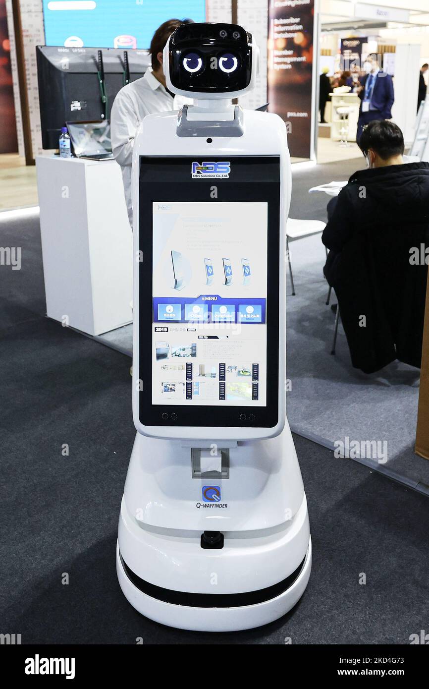 Digico kt ai sanitization robots hi-res stock photography and images - Alamy