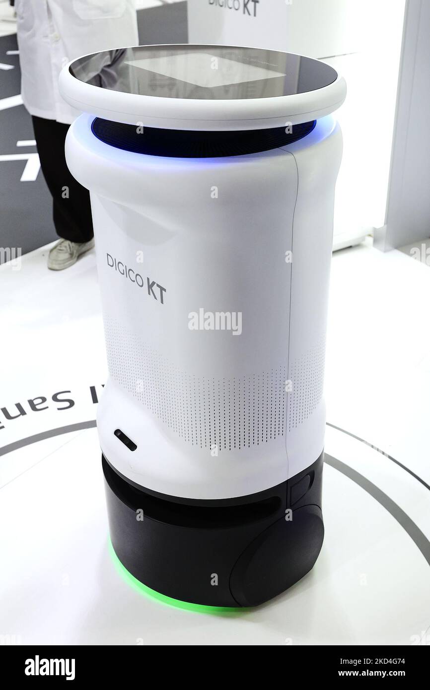 Digico kt ai sanitization robots hi-res stock photography and images - Alamy