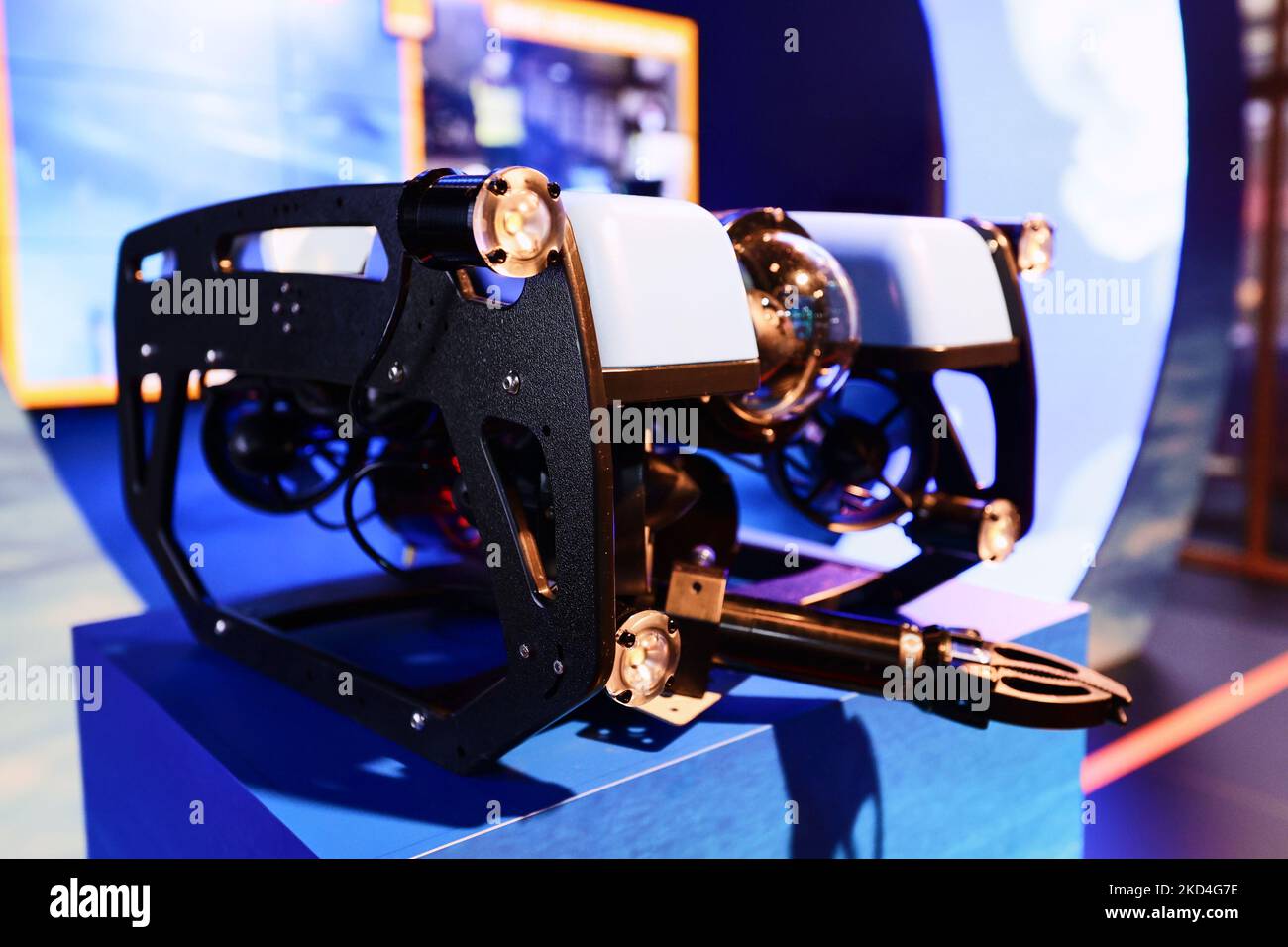 Underwater 5g remotely operated vehicle hi-res stock photography and ...