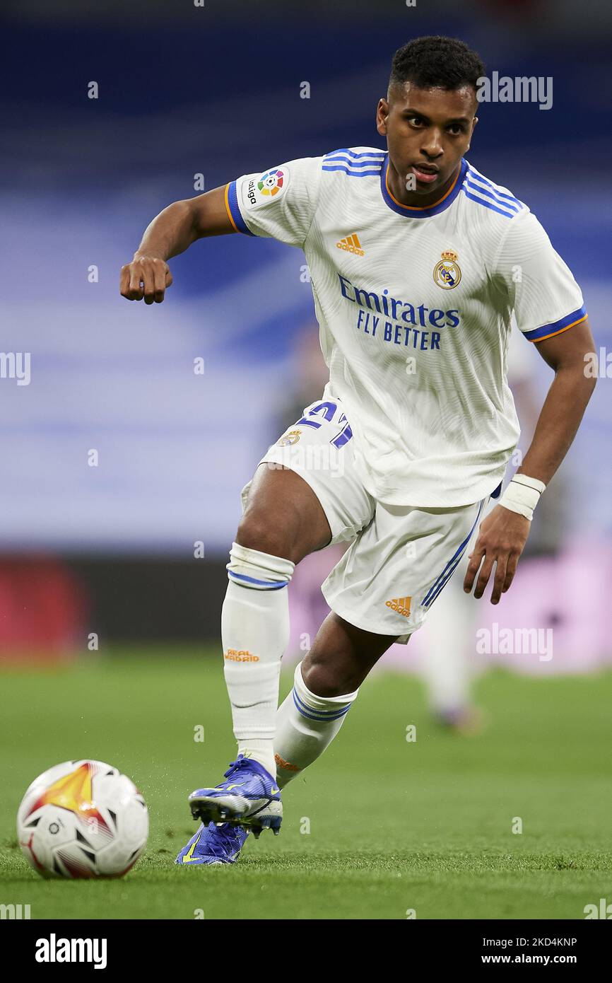 Rodrygo of Real Madrid runs with the ball during the La Liga Santander ...