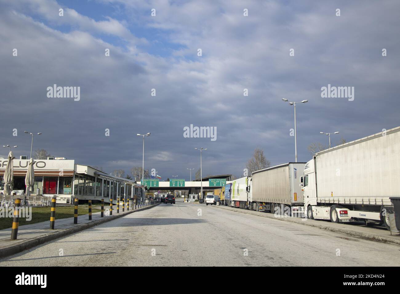 The border crossing between Greece and Bulgaria. Civilians from Ukraine ...