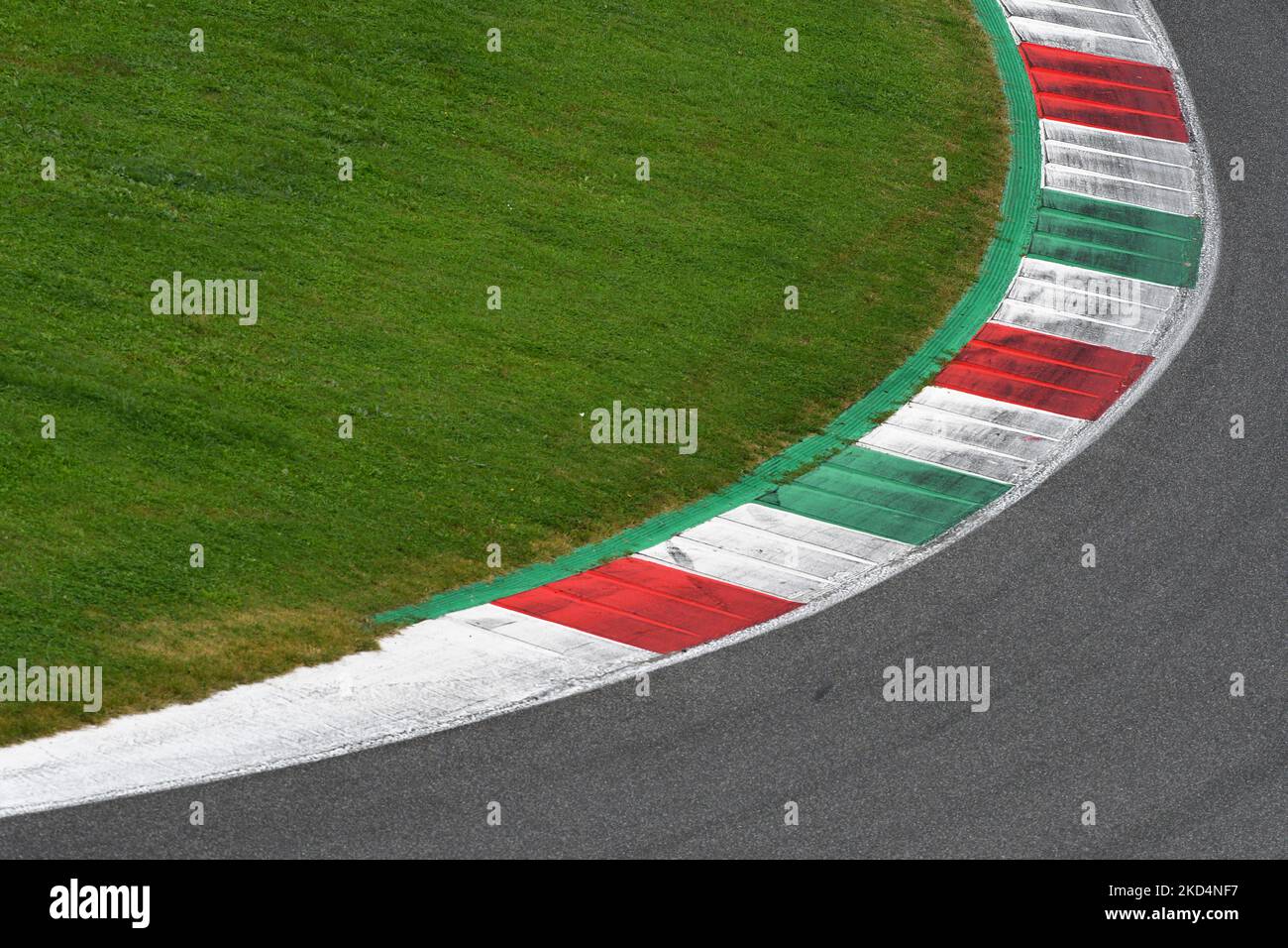 Racing curbs hi-res stock photography and images - Alamy