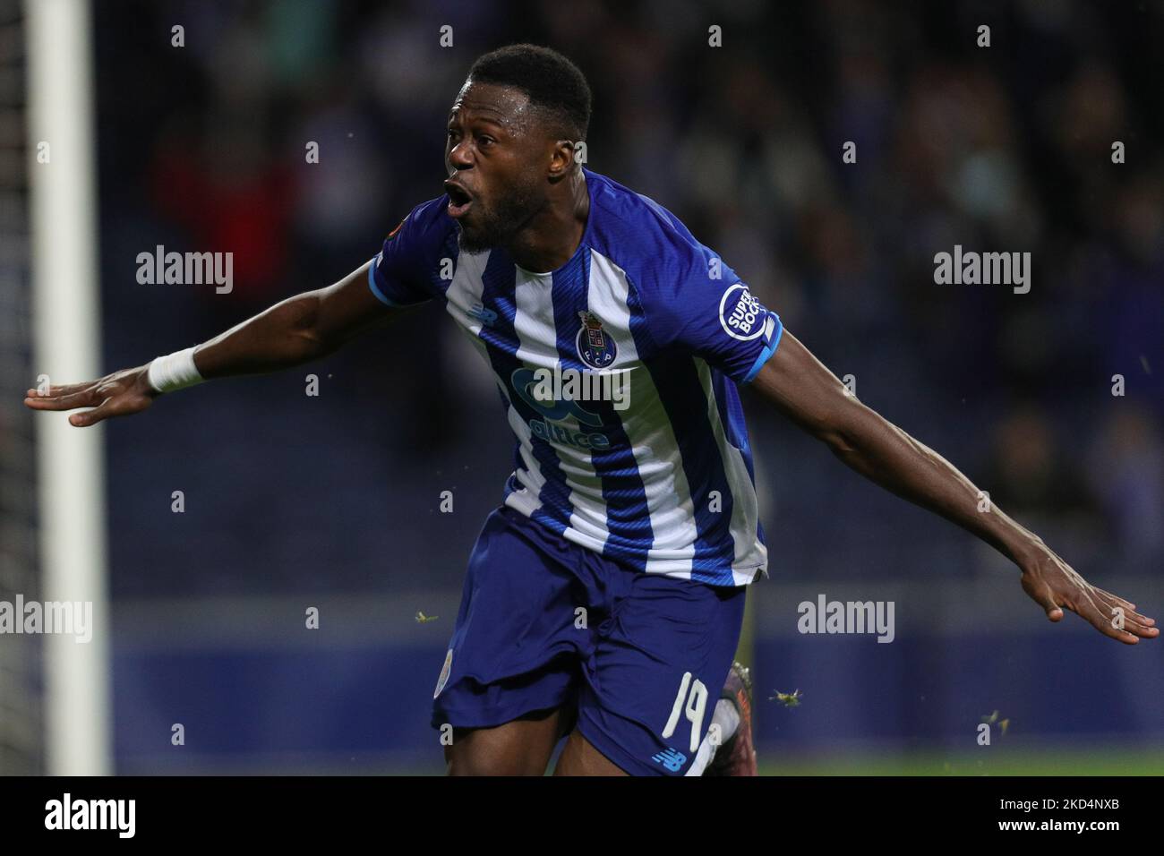 Porto’s Congolese defender Chancel Mbemba celebrates after scoring ...