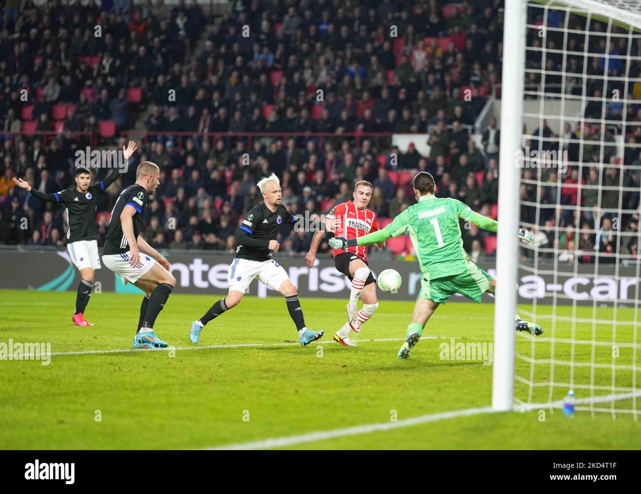 Joey veerman of psv hi-res stock photography and images - Alamy
