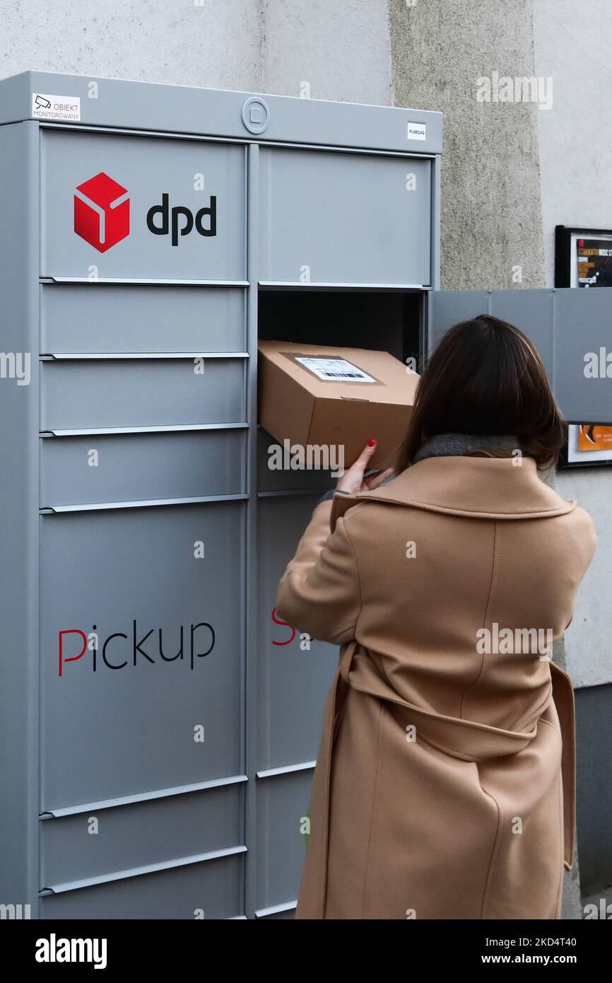 Lockers at a station hi-res stock photography and images - Alamy