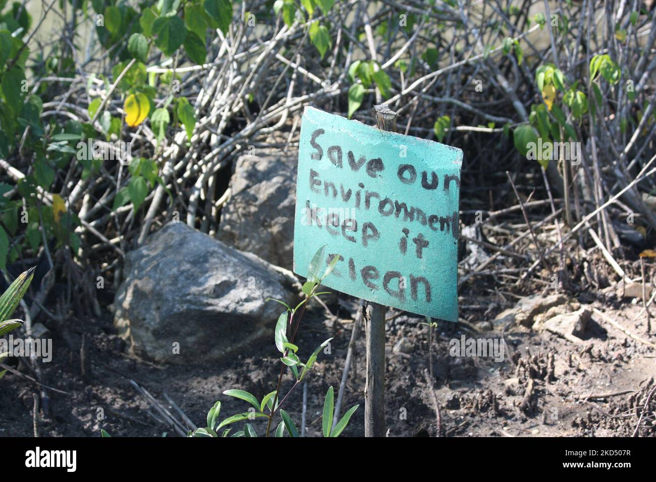 BARRANCO, PUNTA GORDA, BELIZE - DECEMBER 24, 2008 sign asking people to ...