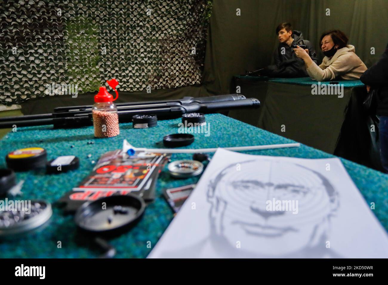Vladimir putin shooting target hi-res stock photography and images - Alamy