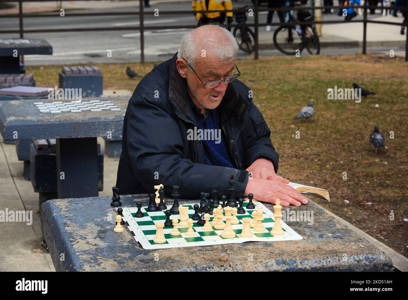 Old man in toronto hi-res stock photography and images - Alamy