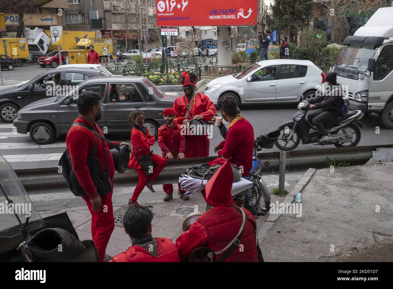 Tehran children playing hi-res stock photography and images - Alamy